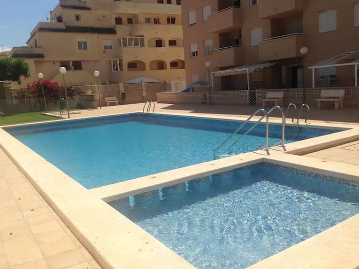 2 Bedroom Apartment With Pool 1km From Beach - Torrevieja
