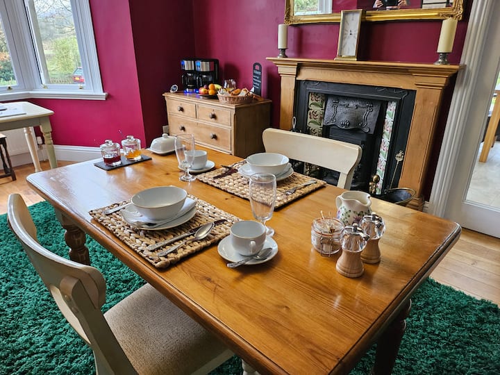 Cosyb&b,
Breakfast & Own Bathroom Near Hartington - Derbyshire