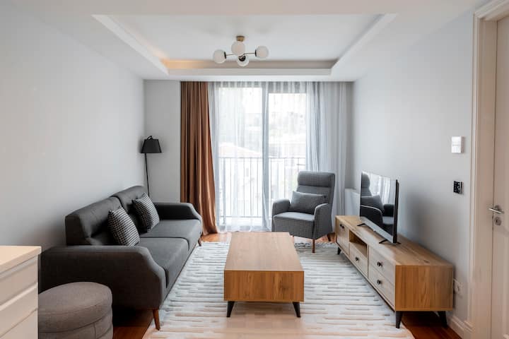 Chic One Bedroom Condo - İstanbul