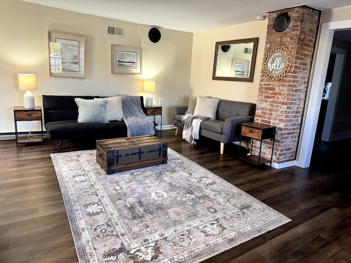 Youngstown Lower River Village Retreat - Youngstown, NY