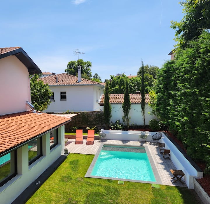 Charmante Maison Avec Piscine. - Biarritz