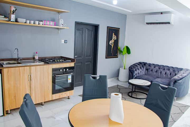 Upper- Room Music - 1 Br - Cotonou