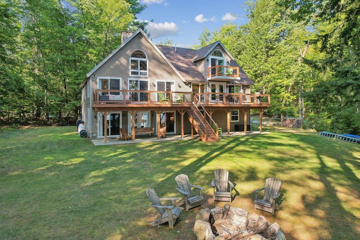 Spacious Home On Lake Arrowhead - Lake Arrowhead, ME