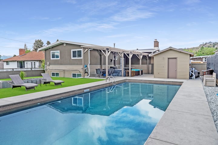 The Grand Oasis - British Columbia