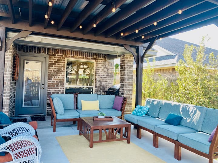 Charming Aggieland Oasis - College Station, TX