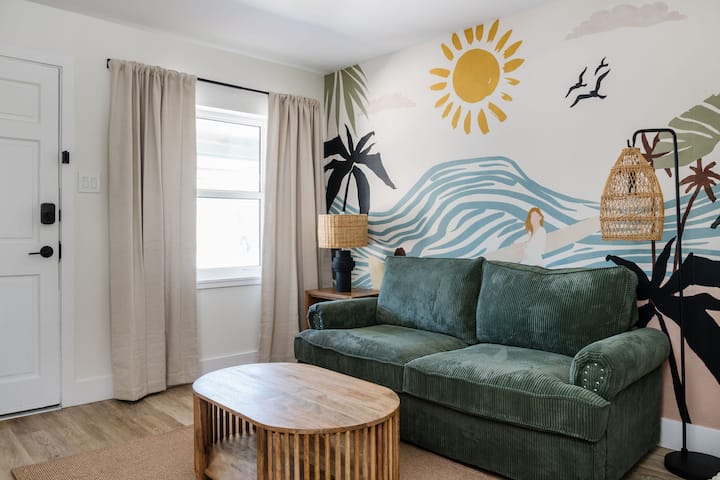 Surfside King Apartment W/sofa Bed- Walk To Beach! - St. Augustine, FL