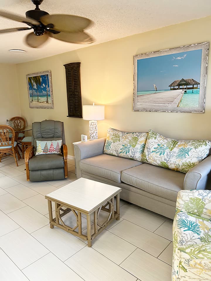 Easy 3 Minute Walk To The Beach - Venice, FL