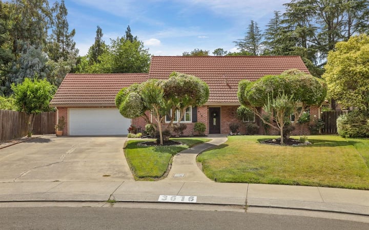 Centrally Located Midterm 
Rental - Stockton, CA