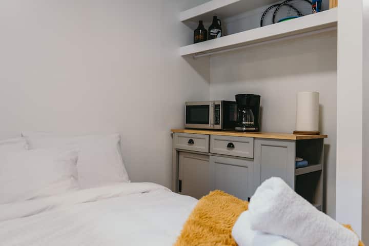 The Dorm | Ski-in/ski-out Studio + Pool & Gym - Big White Ski Resort, BC