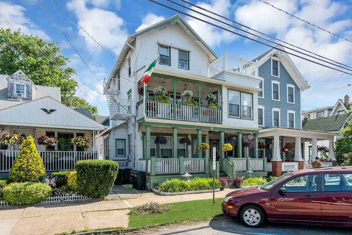 2nd Fl. W/balcony
1 Bd Apt # 3 - Bradley Beach, NJ