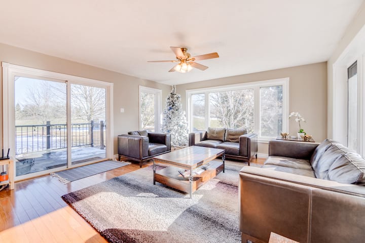 Elegant & Spacious Country Home - Owen Sound
