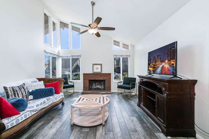 Charming & Cozy 4b Home - Montclair, CA