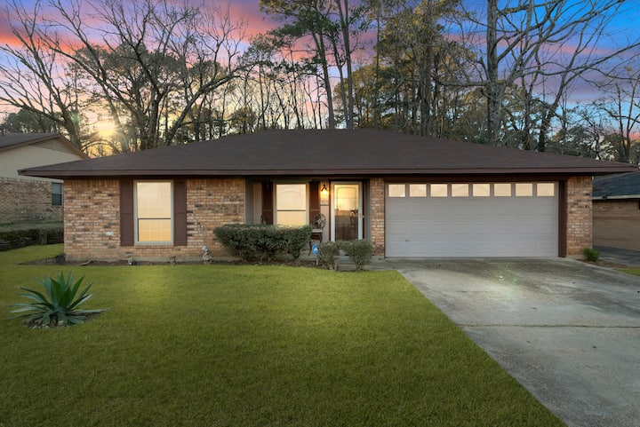 The Cedar's Den - シュリーブポート, LA