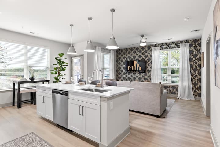 The Icon 5 Min From Downtown - Raleigh, NC