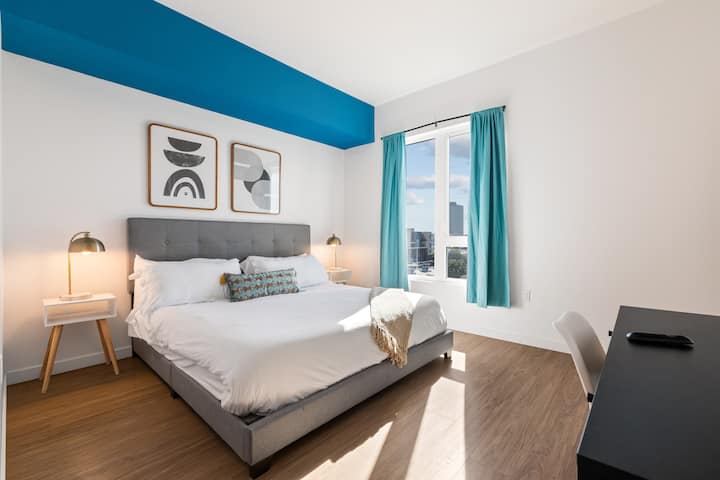 Chic & Cozy Home | Walk To Little Tokyo + Parking - Los Angeles, CA