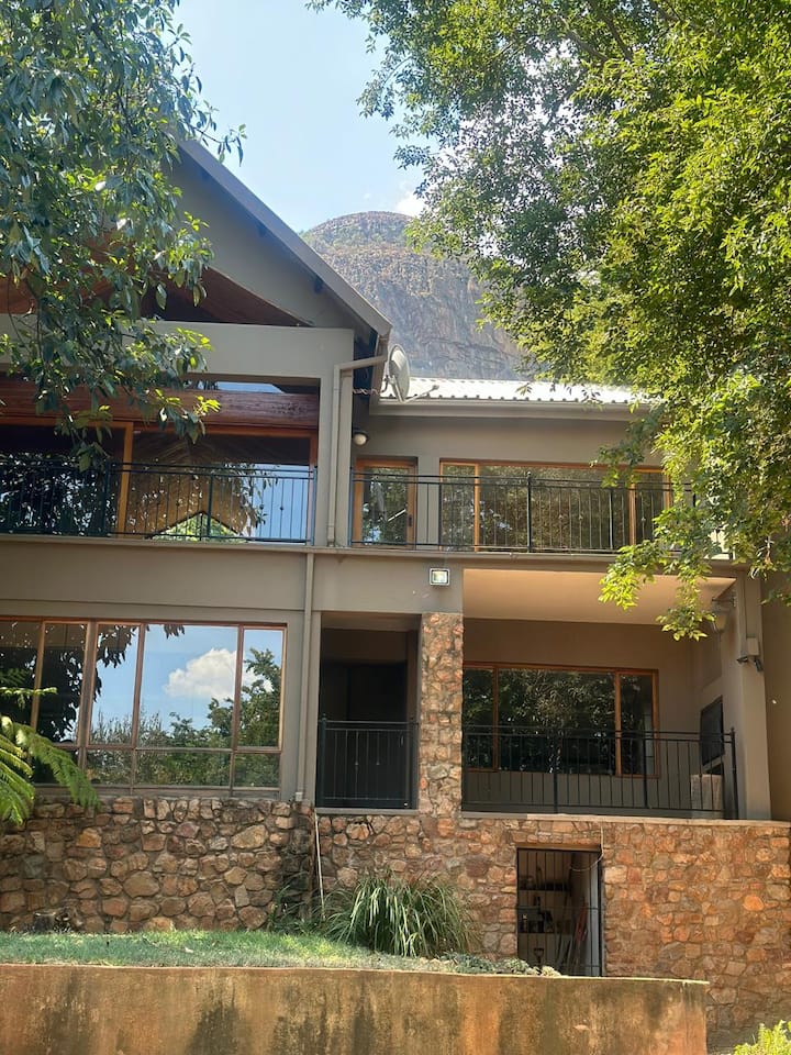 100 On Simon Bekker Kosmos - Hartbeespoort