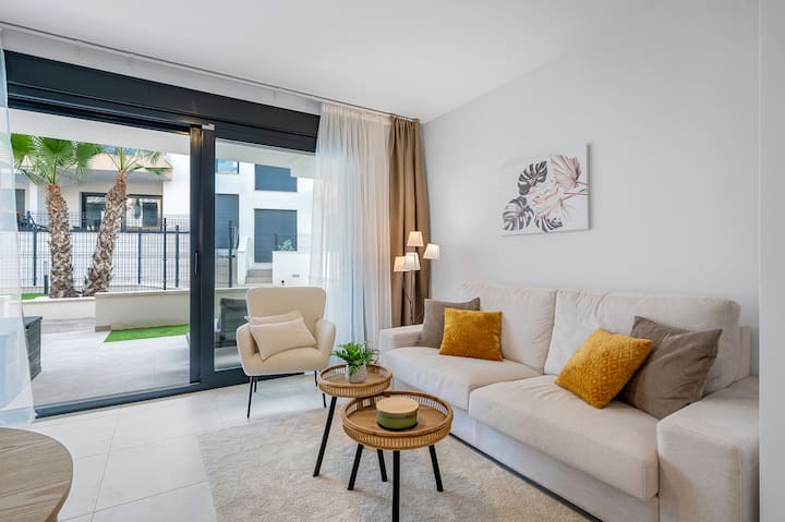 Bouda Residence • Modern Stay W/ Private Jacuzzi - La Zenia