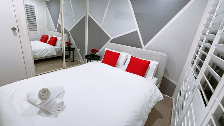 Stylish Family House - Convenient Stay! - Kingswood