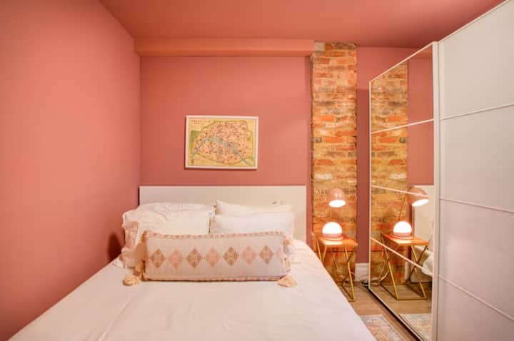 Cozy Bedroom In Creative Bloorcourt Home - Toronto