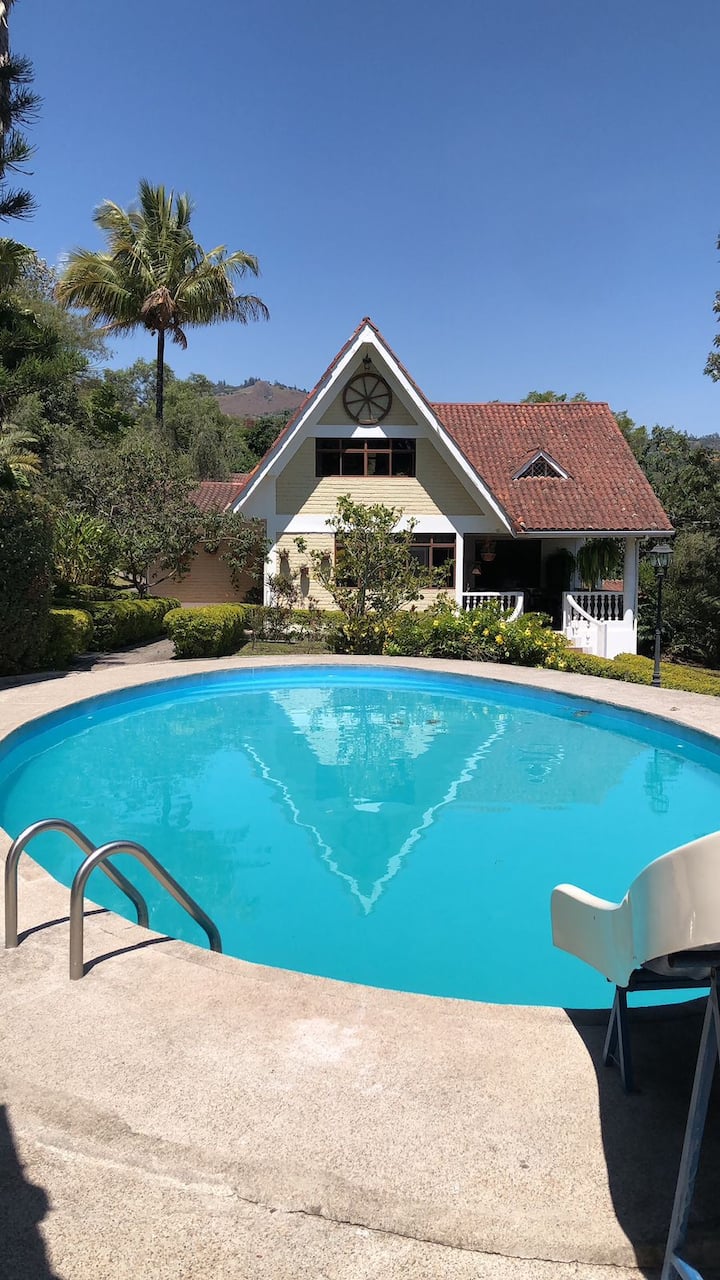 Casa Tinkukuy - Santa Isabel