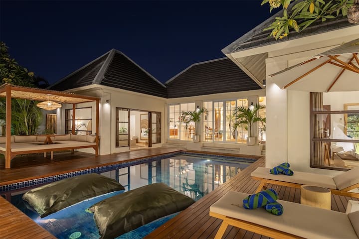Modern Tropical Villa - Central Seminyak Oberoi - Kuta