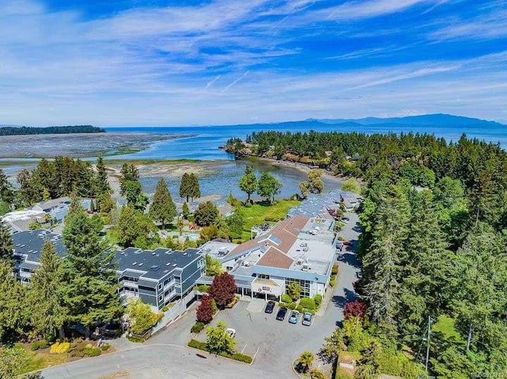 Ground-floor Oceanside Apt With Pool & Hot Tubs - Parksville