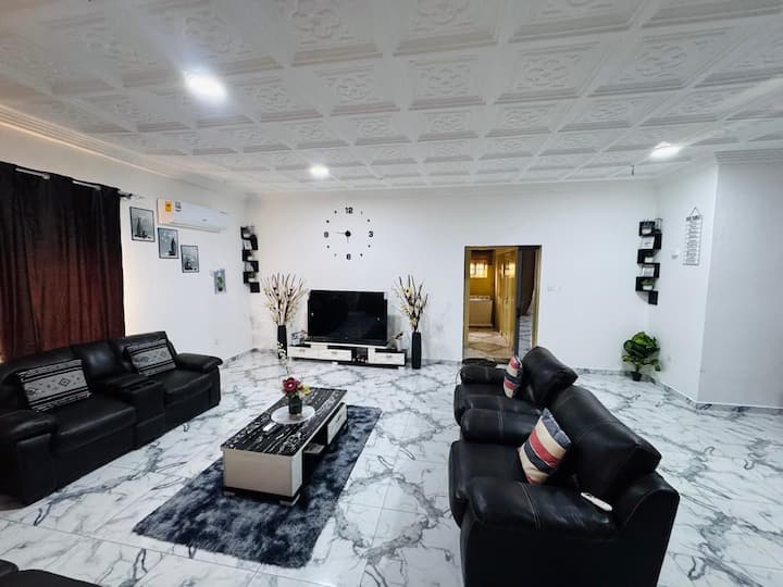 Bawuah Villa, 2 Guests,1 Bedroom, 1.5 Bathrooms - Accra