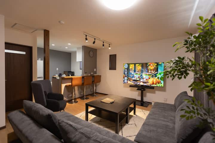 【2階建て一棟貸し】名神高速道路大垣ic車で2分 65型大型テレビ スポーツ合宿に最適! 10名可 - 요로조