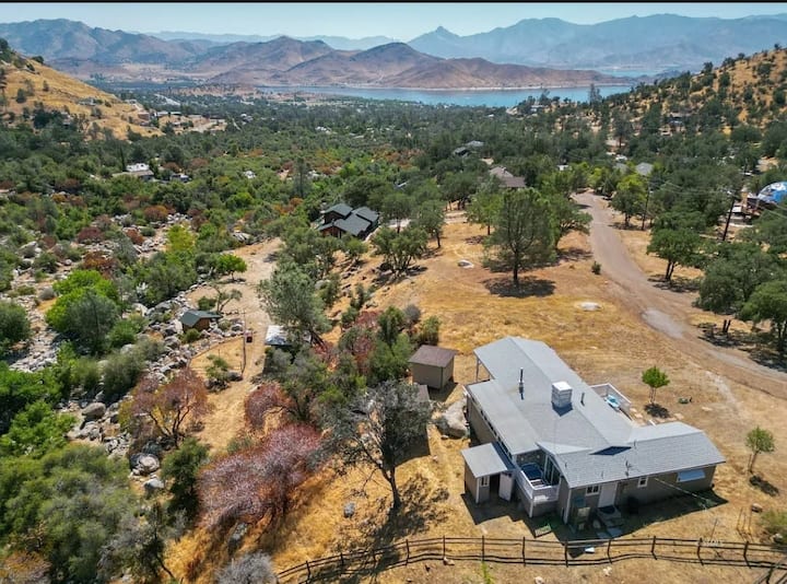 Country Ranch With Amazing Views - Kernville, CA