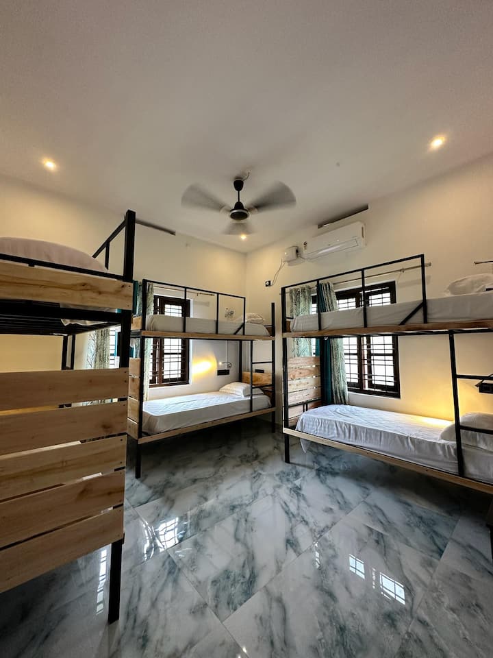 Beach Oh Beach-6 Bed Ac Dorm - Varkala