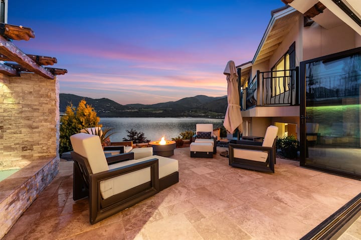 Luxury Tuscany Lakefront Villa - Chelan, WA