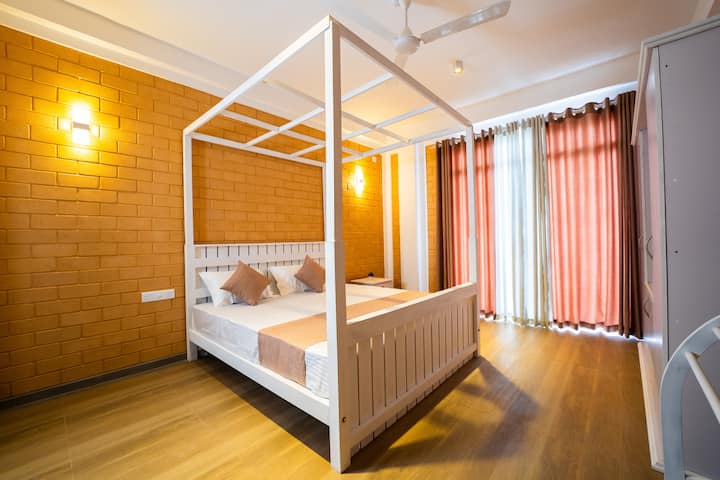 King Suite With Sea View - Hikkaduwa