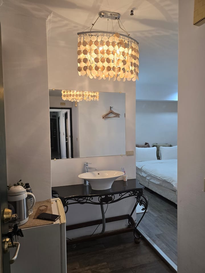 英式露台小套房~六合夜市~美麗島站 - Xinxing District