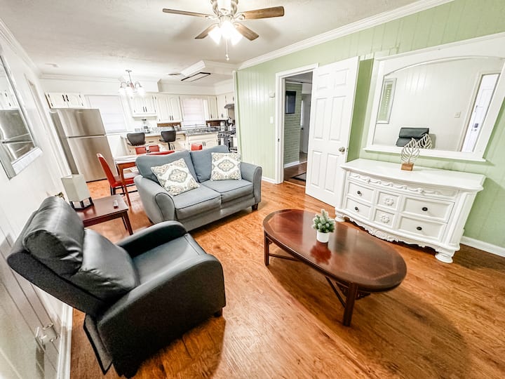 Portifino Gridge-large 5br-stylish Comfort - Montgomery, AL