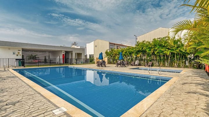 Casa Familiar Con Piscina - Jamundí