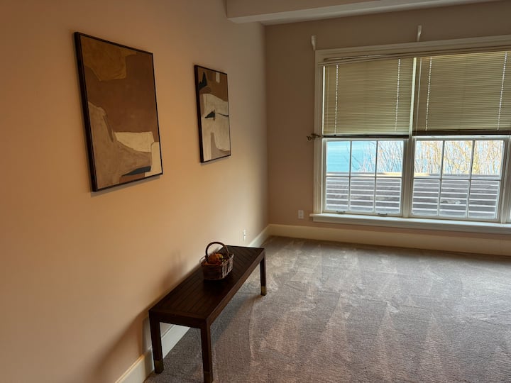 Cayuga Room - King Bed With Private Bath - Ithaca, NY