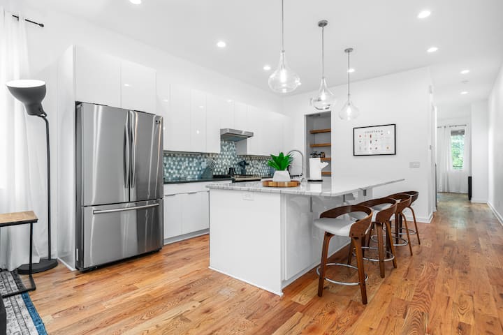 Spacious Atl Escape, Prime Area Near Everything! - Atlanta, GA