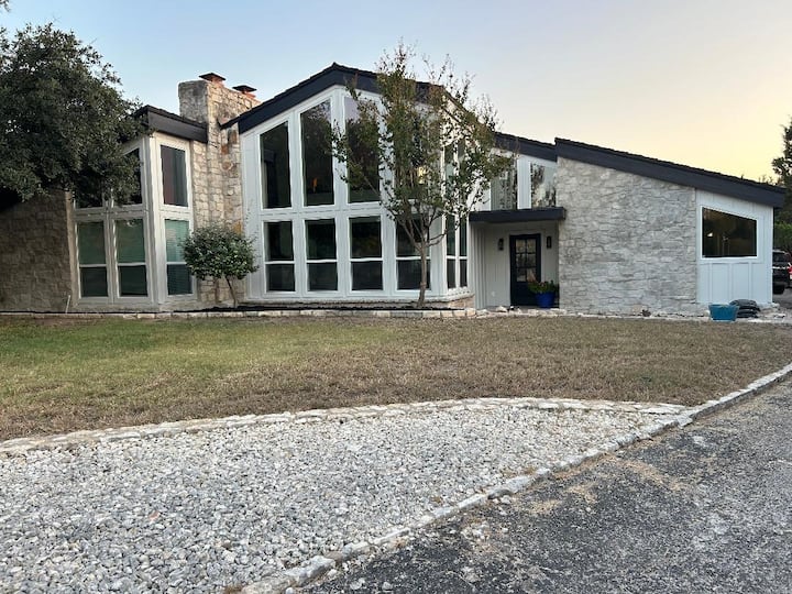 The Snowbirds Getaway - Lakeway, TX