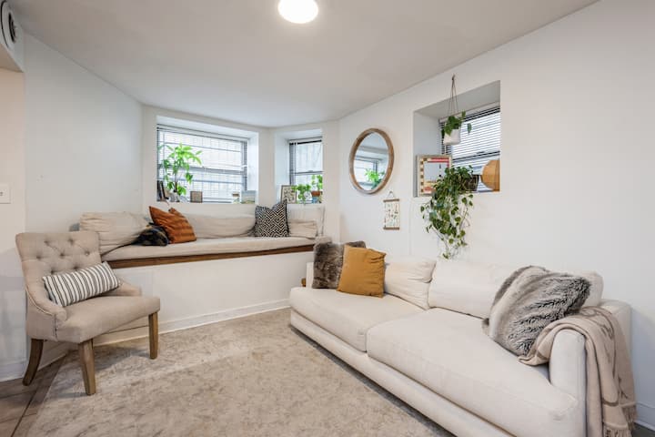 Home Away From Home - Chicago, IL