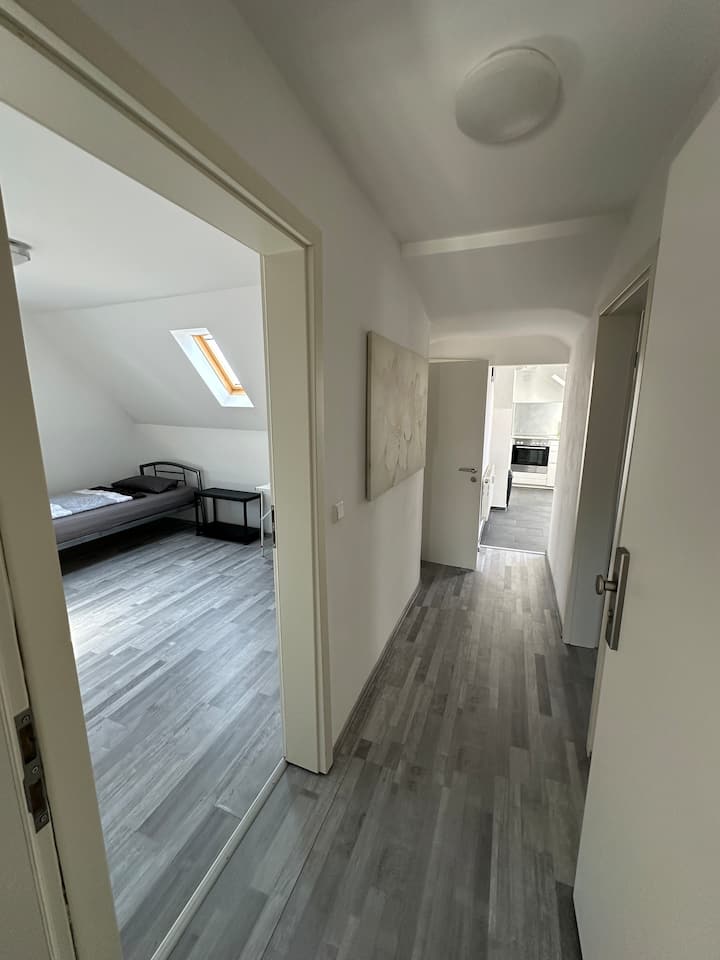 Großzügige Dachgeschosswohnung - Esslingen
