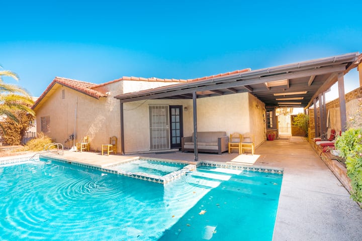 Rare 4br Beauty With Pool 7 Min To Strip! - Las Vegas, NV