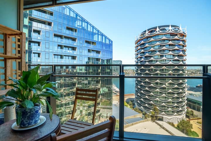 Artistic Waterfront Stay - Kensington