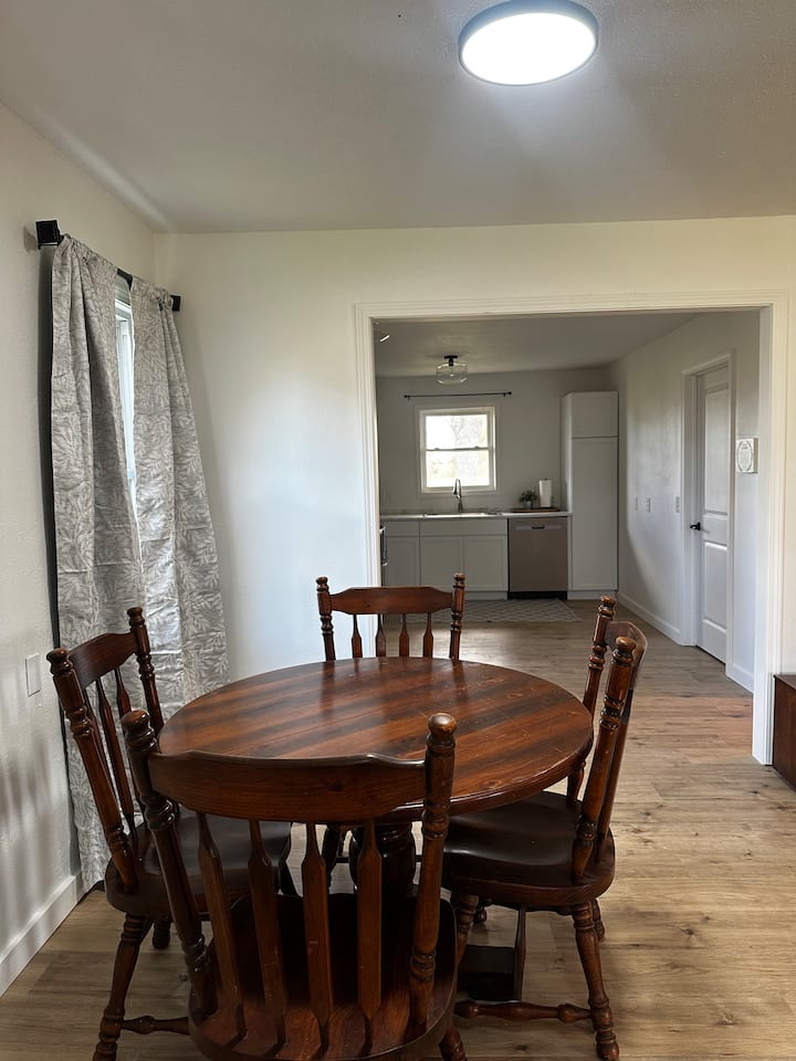 Cozy Little Retreat! - Nine Eagles State Park, Davis City