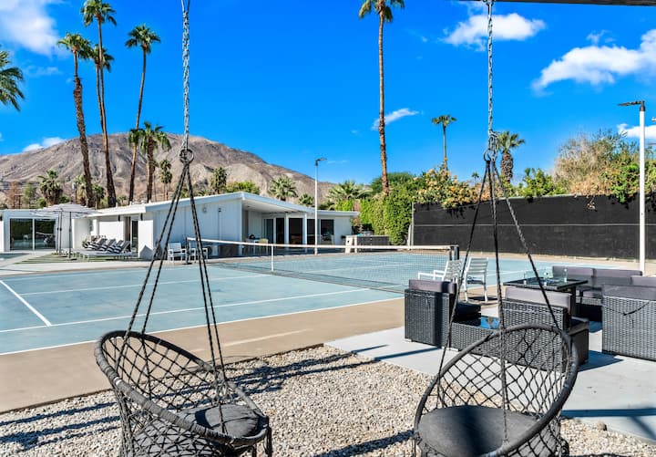 Desert Mid Century Getaway - Palm Desert, CA