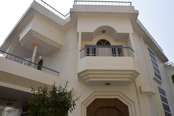 Pg Shivoham Ashoka Inn - Mughalsarai