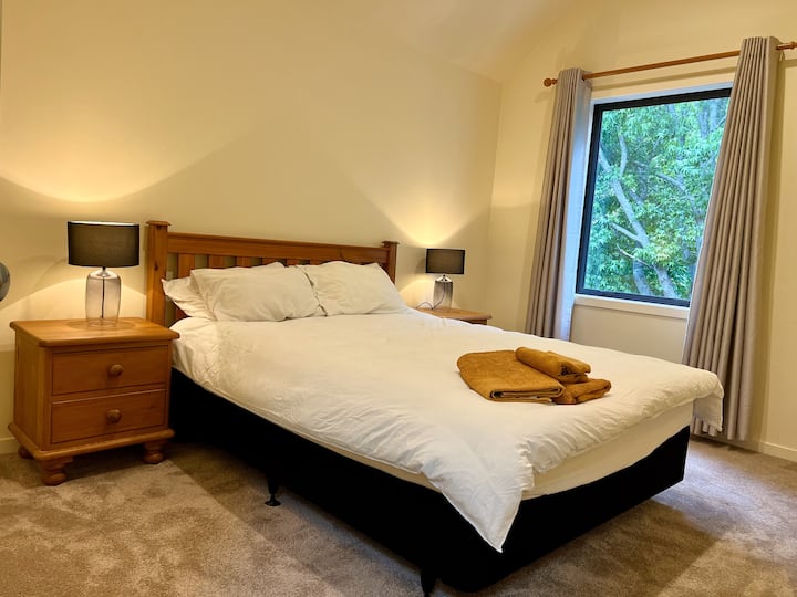 2 Bedrooms In Urban Sanctuary - Auckland