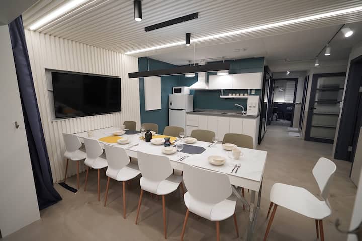 Open Sale! 홍대입구역/연트럴파크/Biggroup 1floor/4r&7b&3bath - Bucheon-si