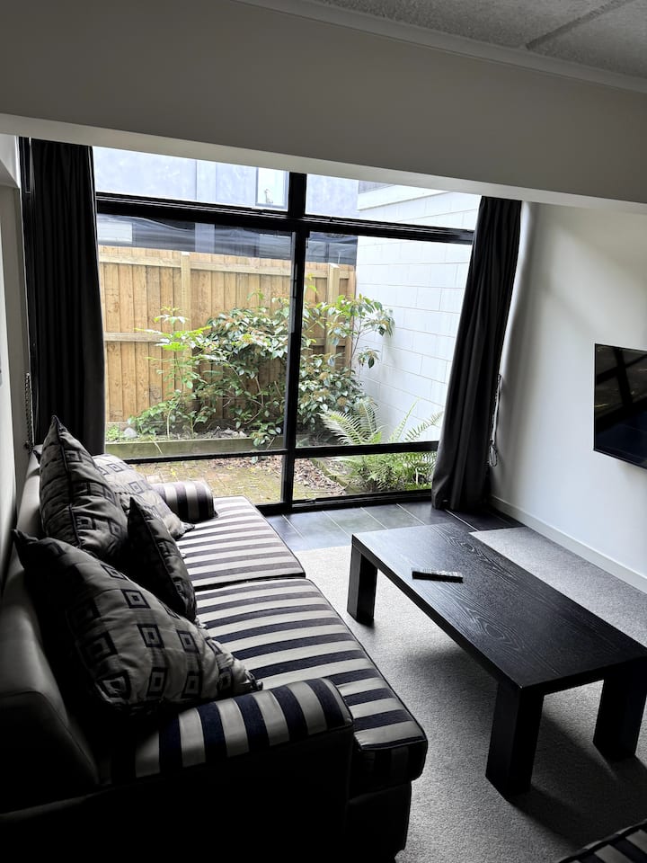 Heart Of The City!ideal Location -