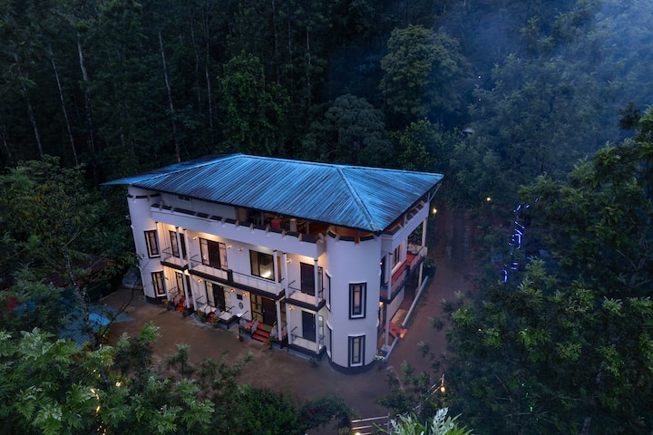 Royal Woods Farm Stay - Kodagu