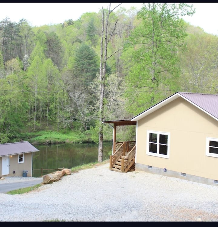 Something Fishy - Private Riverfront - Cherokee, NC